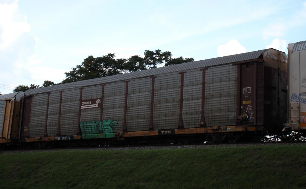 TTGX 990572-Rack class ML2L | Conrail Photo Archive